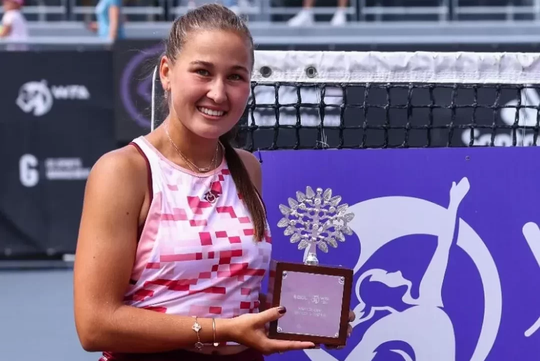 Rakhimova rompe su techo y levanta su primer trofeo WTA 125 en ...