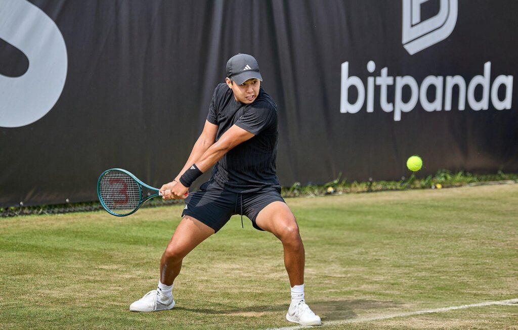 Learner Tien ya muestra su potencial sobre hierba y deja atrás a Shelton