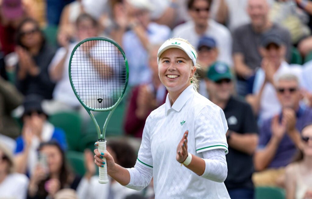 Tauson iguala a Wozniacki y sueña en alto, en Wimbledon 2025