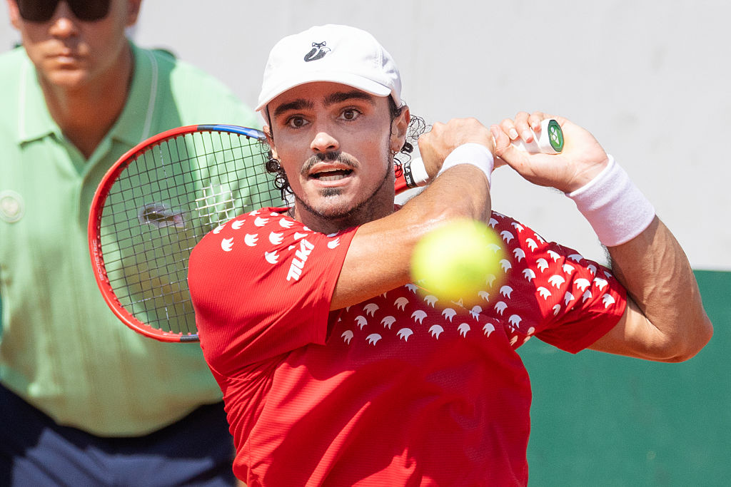 Andrea Collarini rocía una pelota con alcohol y genera sorpresa en el ...